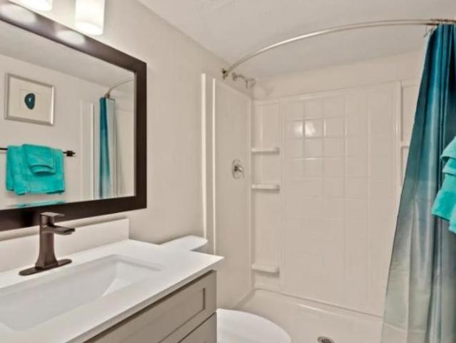 2 Br, 2 bath, Apartment 8750 E McDowell Rd