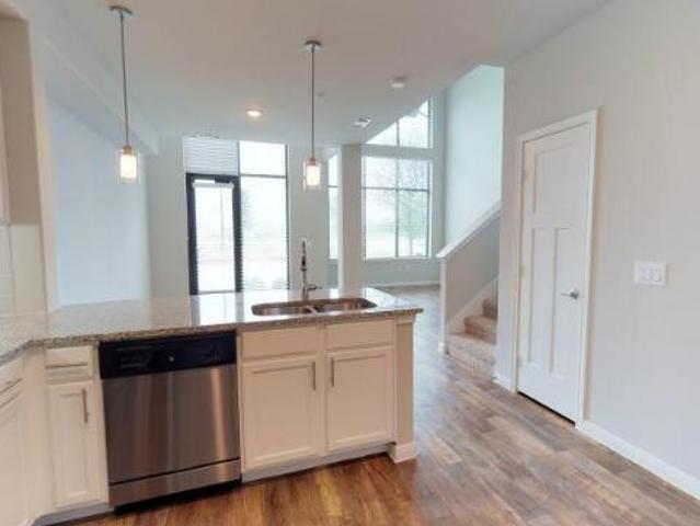 2 Br, 2 bath, Apartment 8787 Legacy Dr