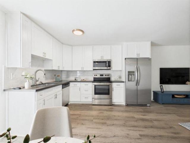 2 Br, 2 bath, Apartment 870 Hilgard Avenue