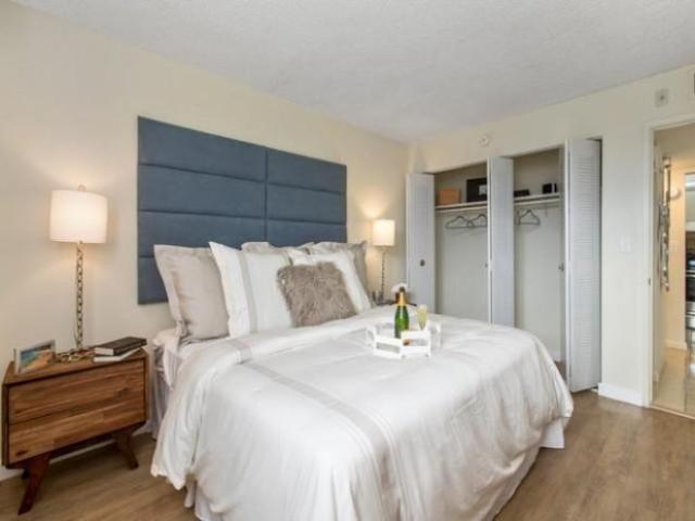 2 Br, 2 bath, Apartment 8855 Fontainebleau Boulevard