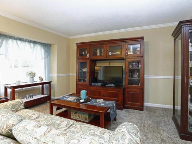 2 Br, 2 bath, Apartment 880 Glendale Dr