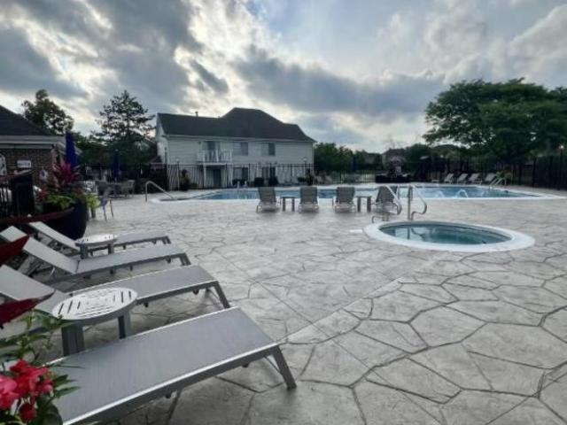 2 Br, 2 bath, Apartment 880 Hadley Run Ln