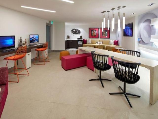 2 Br, 2 bath, Apartment 88 S Garfield Ave