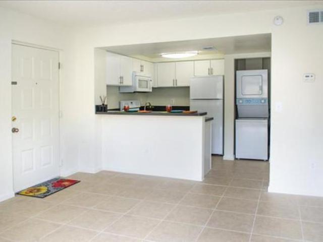 2 Br, 2 bath, Apartment 8961 SW 142nd Avenue