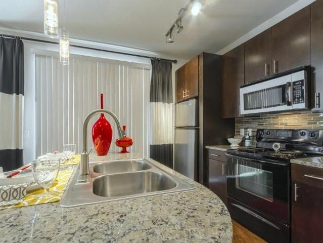 2 Br, 2 bath, Apartment 8910 Southwestern Blvd