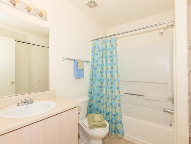 2 Br, 2 bath, Apartment 8915 E Guadalupe Rd