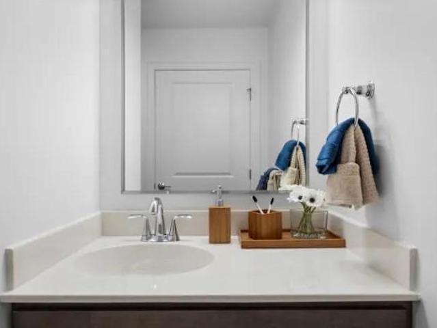 2 Br, 2 bath, Apartment 8 Admiral Harry Rich Dr