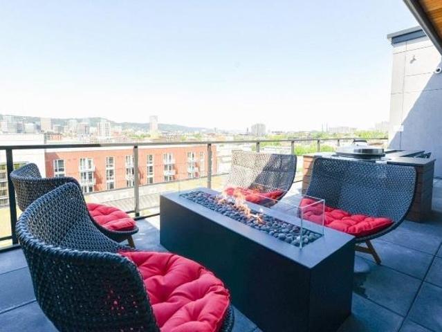 2 Br, 2 bath, Apartment 909 SE 12th Avenue