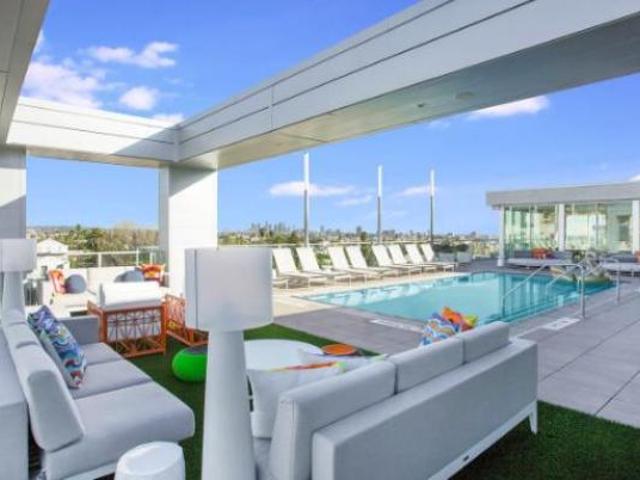 2 Br, 2 bath, Apartment 909 W Temple St