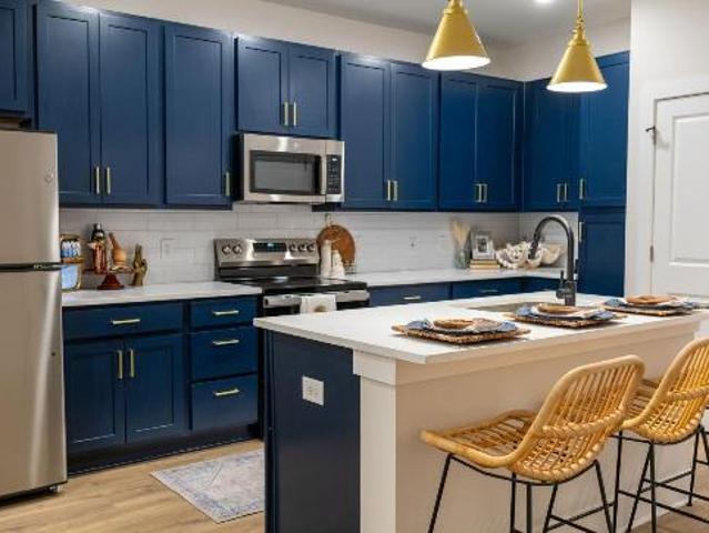2 Br, 2 bath, Apartment 900 Corby Ln