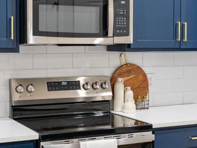 2 Br, 2 bath, Apartment 900 Corby Ln