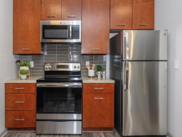 2 Br, 2 bath, Apartment 900 E Six Forks Rd
