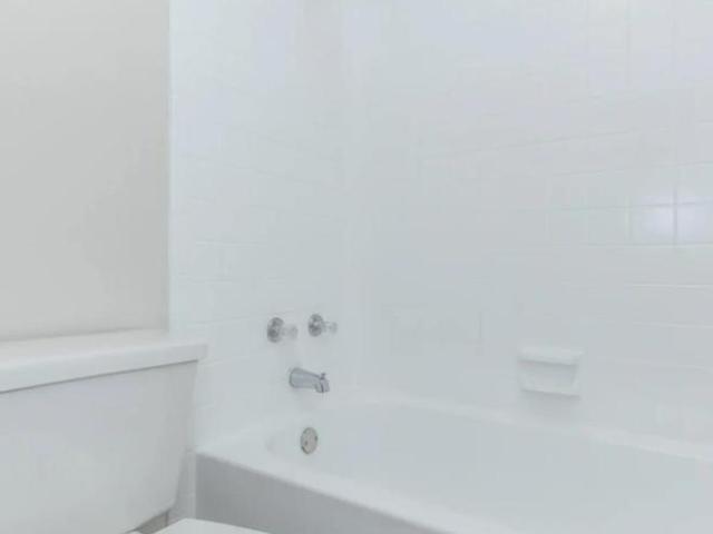 2 Br, 2 bath, Apartment 900 S Medalist Circle
