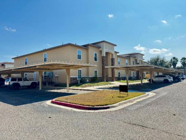 2 Br, 2 bath, Apartment 901 East Redbud Avenue