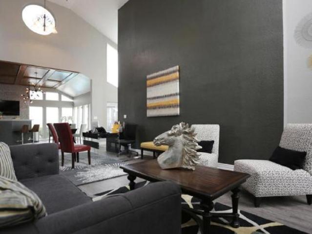 2 Br, 2 bath, Apartment 901 Greenway Glen Dr