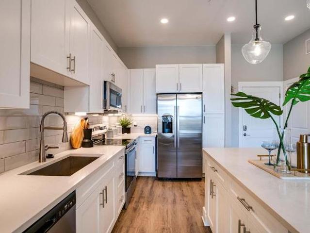 2 Br, 2 bath, Apartment 901 St Albans Dr