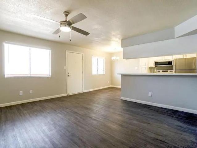 2 Br, 2 bath, Apartment 915 N 52nd St