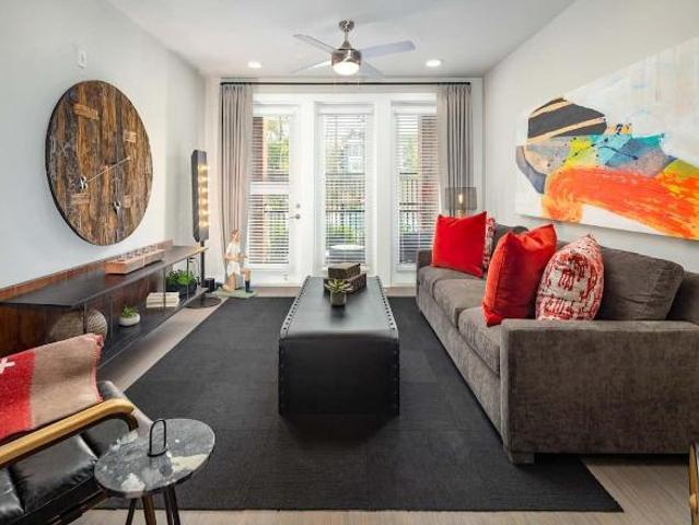 2 Br, 2 bath, Apartment 915 SE Glenwood Ave