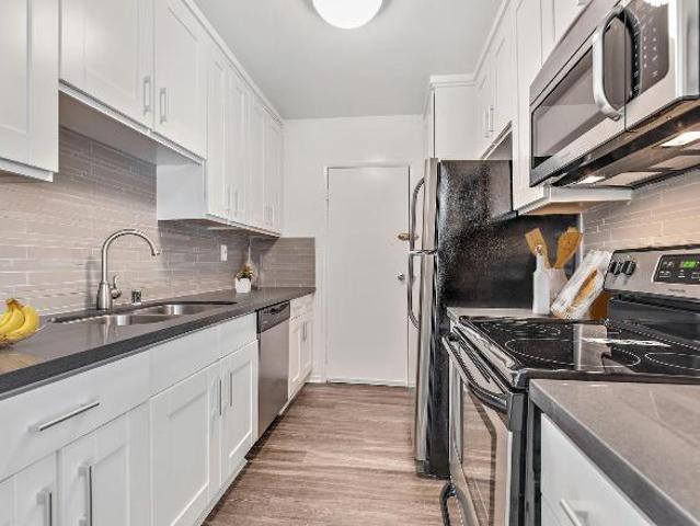 2 Br, 2 bath, Apartment 918 N Havenhurst Dr