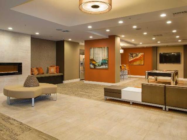 2 Br, 2 bath, Apartment 918 S Oxford Ave