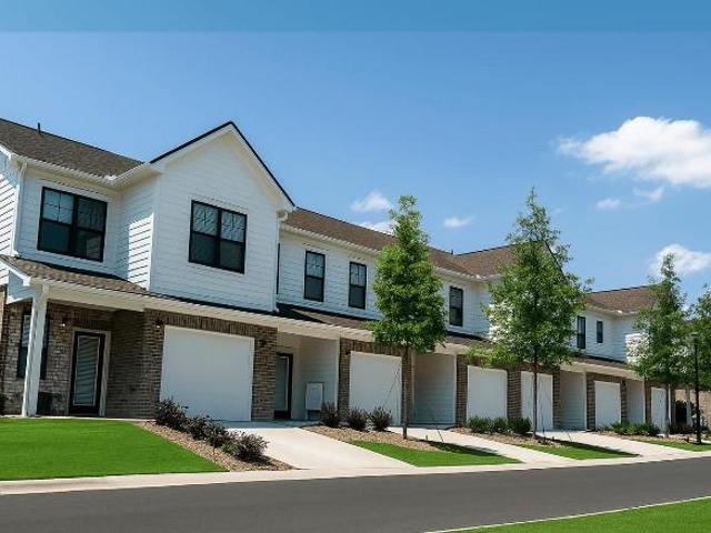 2 Br, 2 bath, Apartment 9105 Bowling Green Ln