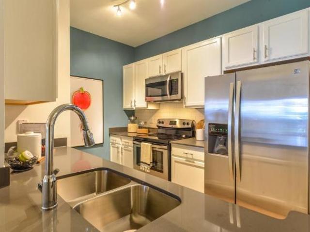 2 Br, 2 bath, Apartment 925 Canterbury Road NE
