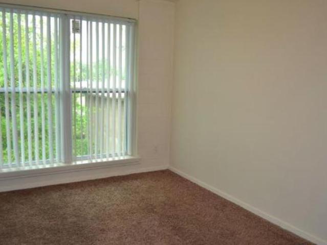 2 Br, 2 bath, Apartment 9211 N Council Rd