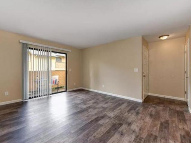 2 Br, 2 bath, Apartment 9237 Greenback Ln