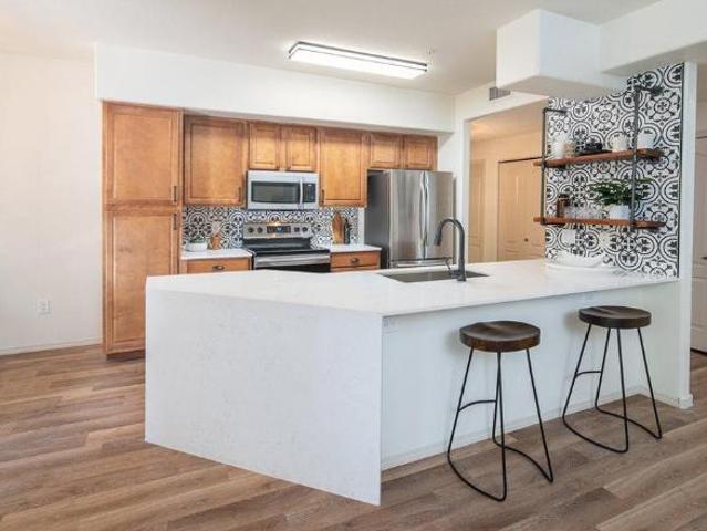 2 Br, 2 bath, Apartment 9393 East Palo Brea Bend