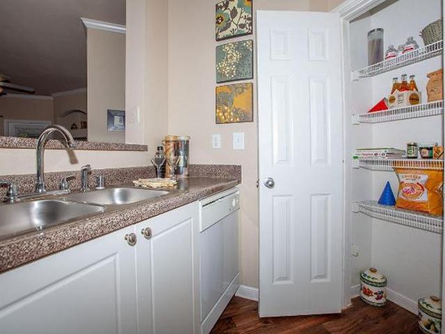 2 Br, 2 bath, Apartment 9399 Wade Boulevard