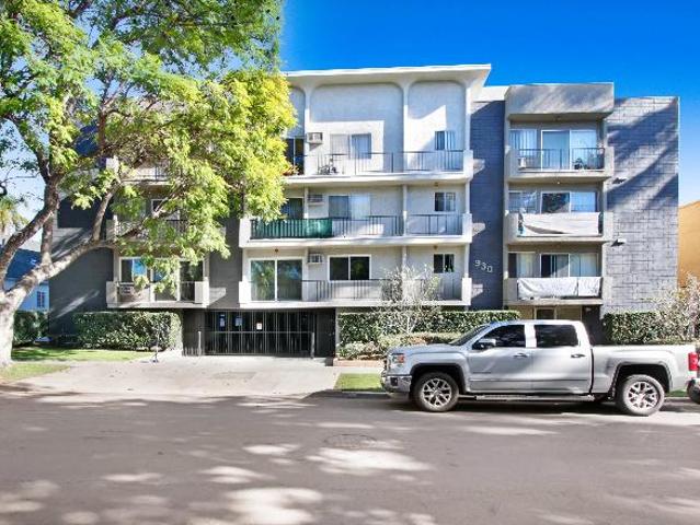 2 Br, 2 bath, Apartment 930 N Martel Ave