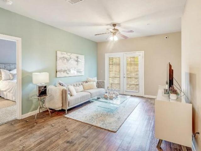 2 Br, 2 bath, Apartment 9400 Goodman Rd