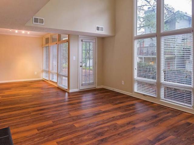 2 Br, 2 bath, Apartment 9401 Roberts Drive