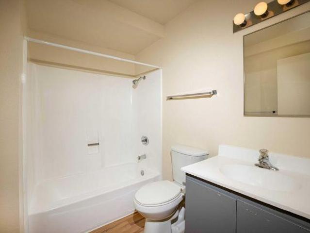 2 Br, 2 bath, Apartment 9555 Genesee Ave