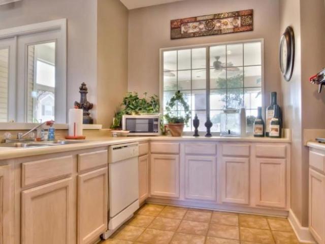 2 Br, 2 bath, Apartment 959 Lake Harbour Dr