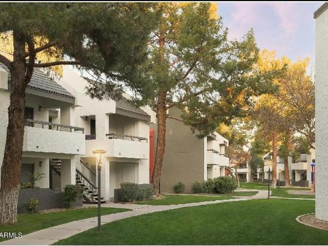 2 Br, 2 bath, Apartment 950 N Gilbert Road