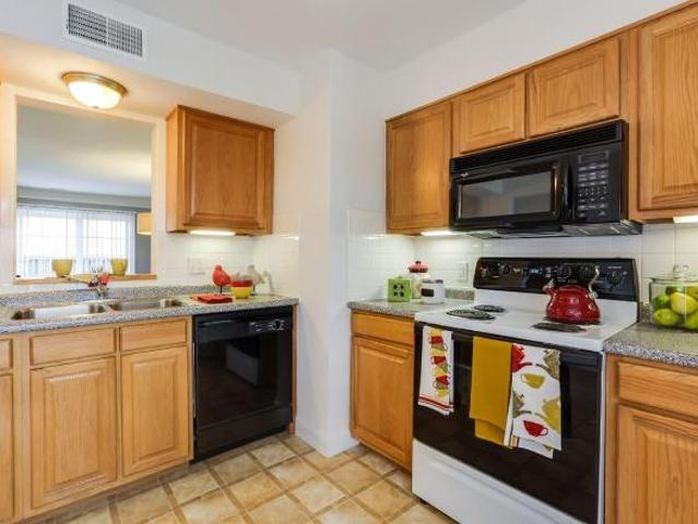 2 Br, 2 bath, Apartment 976 Lexington Street