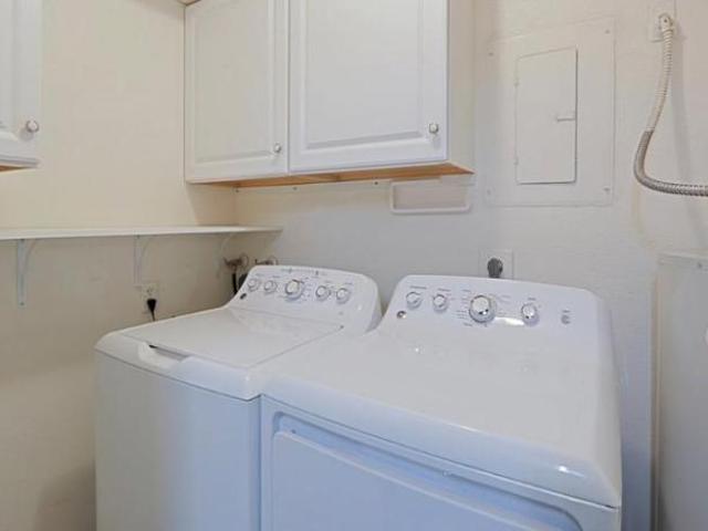2 Br, 2 bath, Apartment 985 N Granite Reef Rd