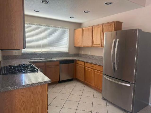 2 Br, 2 bath, Apartment Maule Avenue