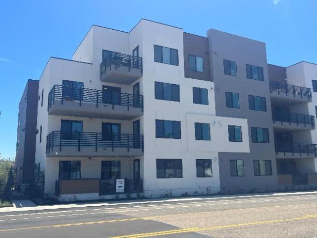 2 Br, 2 bath, Condo 401 W Grand Ave