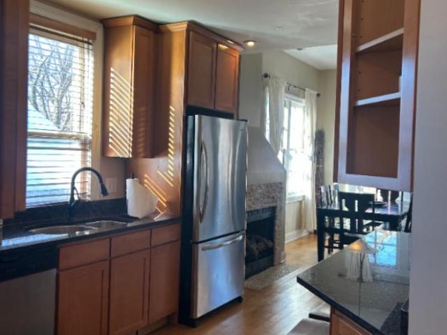 2 Br, 2 bath, Condo 403 W Eugenie