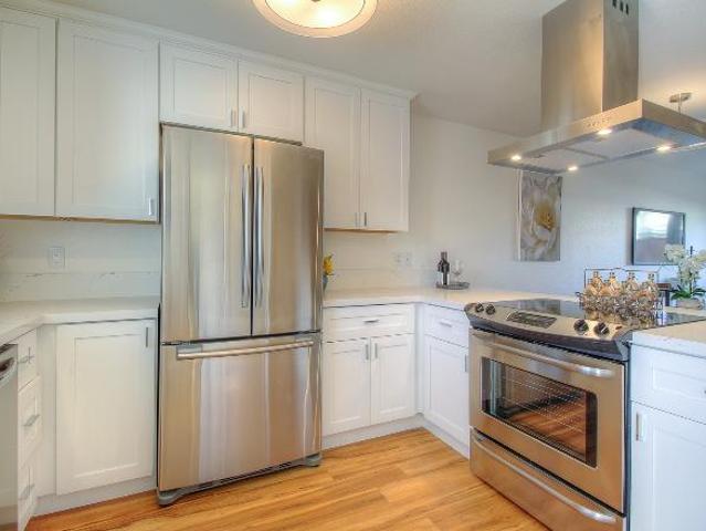 2 Br, 2 bath, Condo 4050 Hoen Avenue