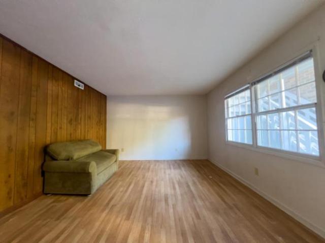 2 Br, 2 bath, Condo 405 72nd Ave