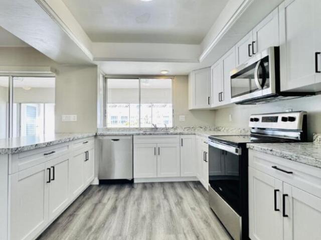 2 Br, 2 bath, Condo 4107 SE 18th Place