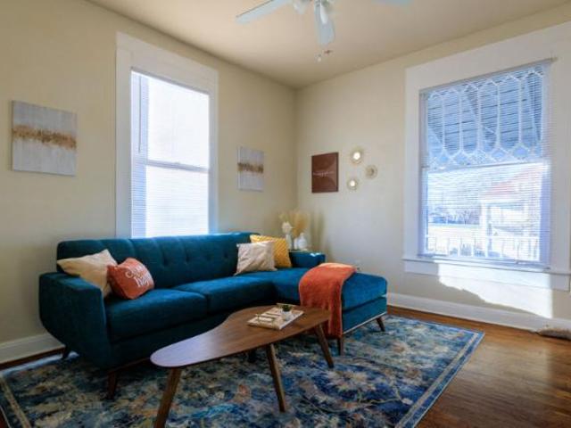 2 Br, 2 bath, Condo 410 E Carson St