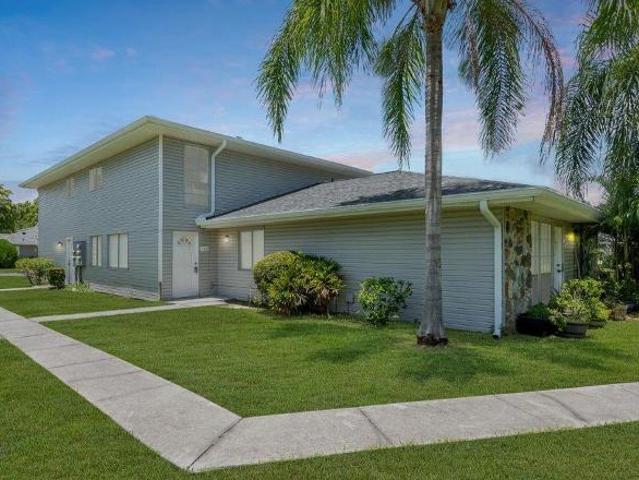 2 Br, 2 bath, Condo 4112 Yellow Pine Lane