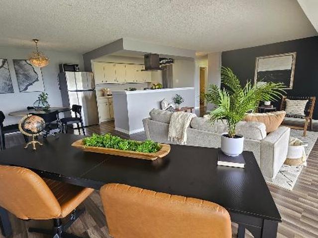 2 Br, 2 bath, Condo 411 Lakewood Circle