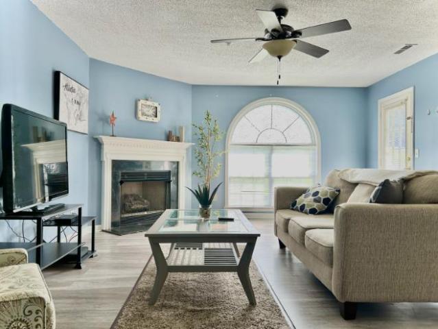 2 Br, 2 bath, Condo 412 Rivertree Ln