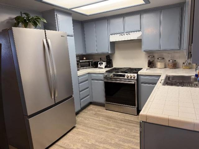 2 Br, 2 bath, Condo 4130 Manhattan Beach Blvd