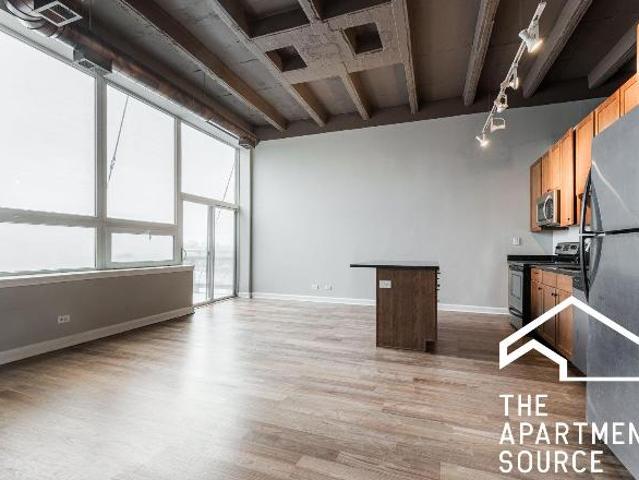 2 Br, 2 bath, Condo 4131 W Belmont